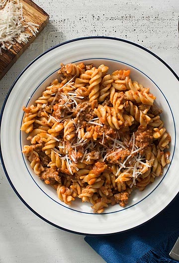 fusilli bolognese