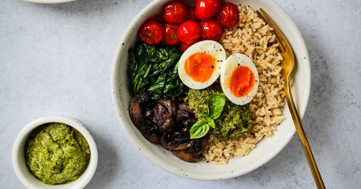 Bol de riz au pesto et œufs mollets Recipe | Samsung Food App