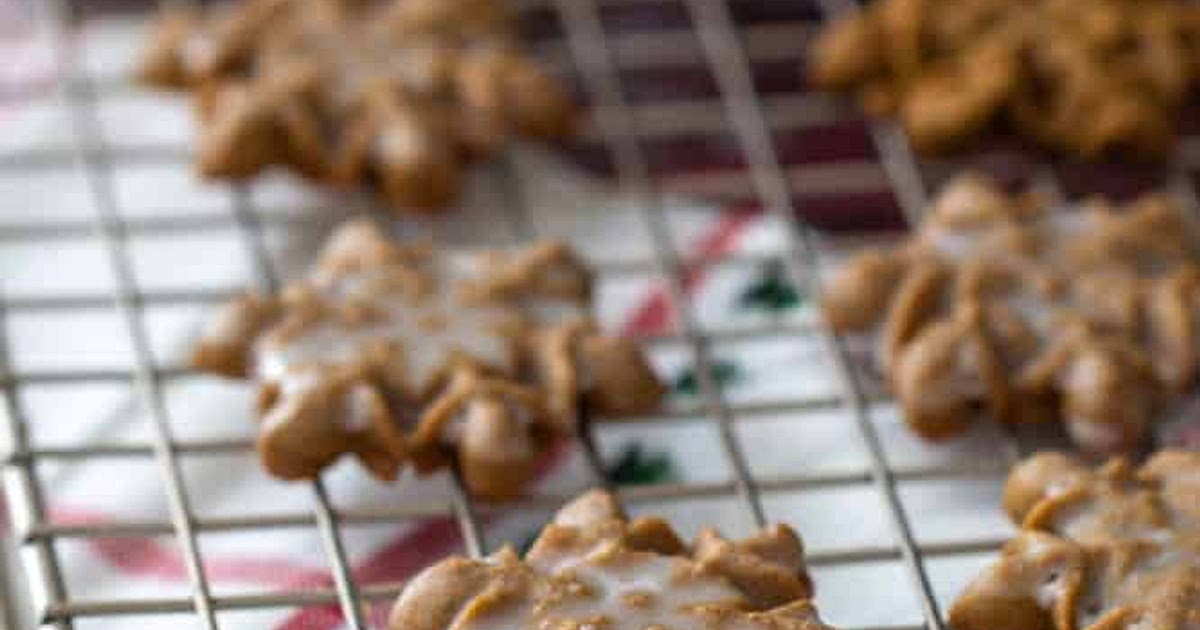Iced Gingerbread Spritz Cookies Recipe | Samsung Food App