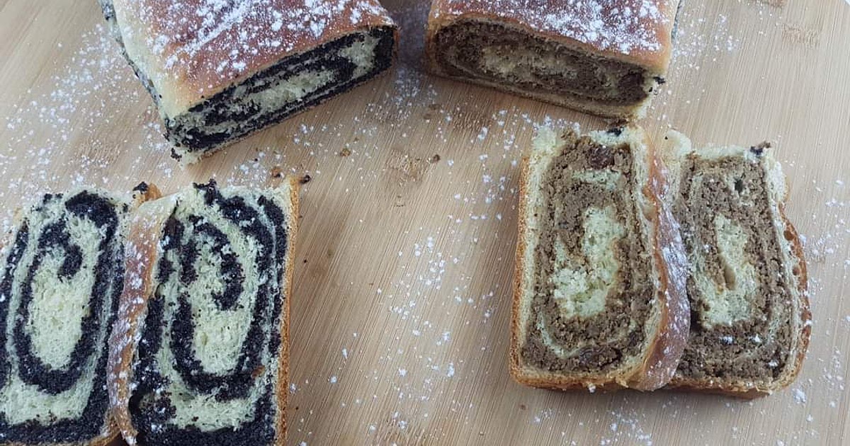Traditional Croatian raised cake with poppy seeds and walnuts (GIBANICA ...