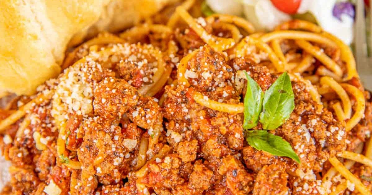 School Cafeteria Spaghetti & Meat Sauce Recipe | Samsung Food App