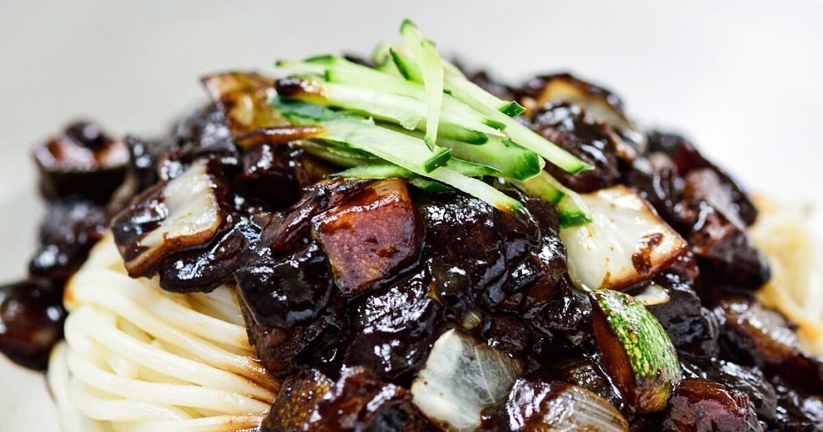 Jajangmyeon (noodles in a black bean sauce) Recipe | Samsung Food App