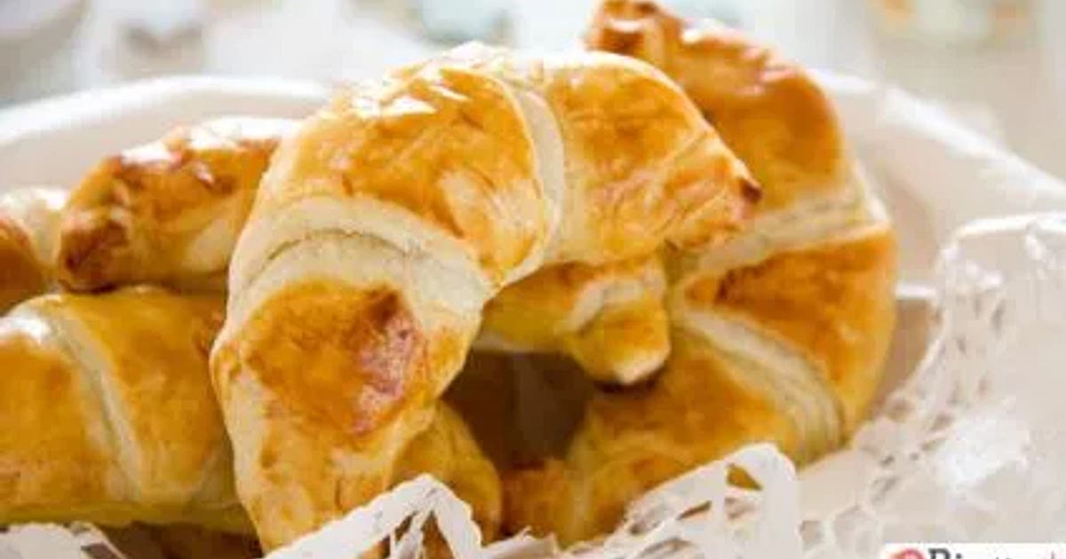 Croissant alle mele Recipe | Samsung Food App