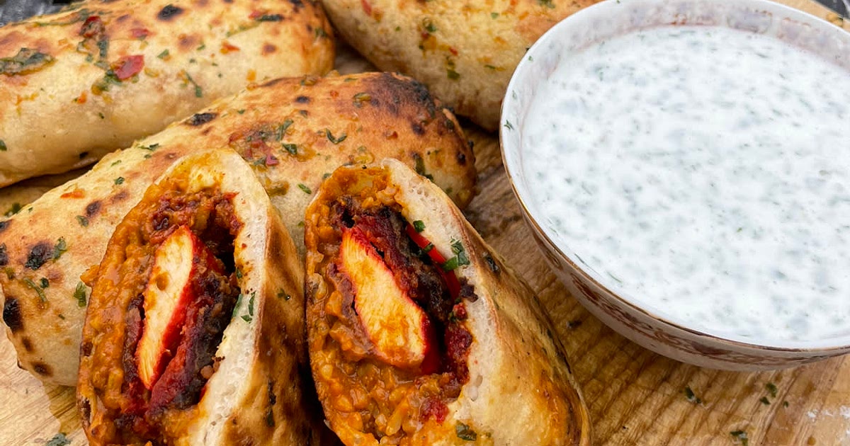 Butter Chicken Garlic Naan Spring Rolls Recipe | Samsung Food App