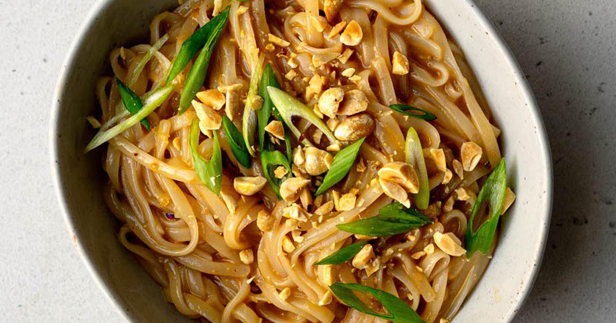 Easy 15-Minute Rice Noodles with Peanut Sauce Recipe | Samsung Food App