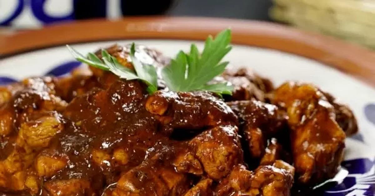 Puntas de Cerdo en Salsa Pasilla Recipe | Samsung Food App
