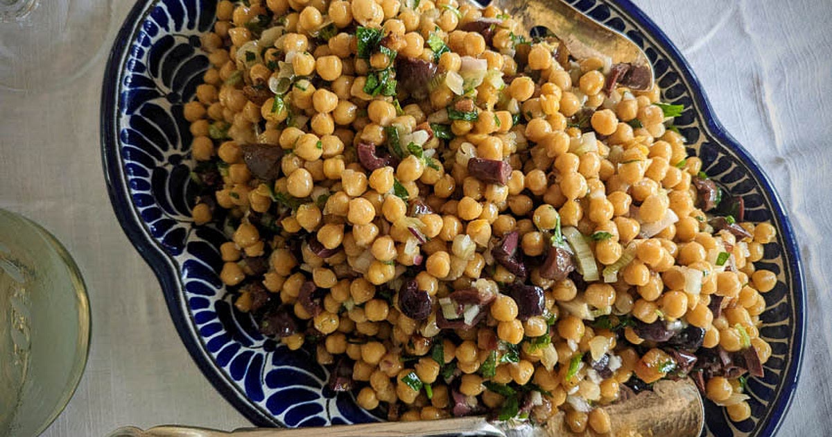 INSALATA DI CECI MEDITERRANEA / CHICKPEA AND OLIVE SALAD Recipe ...