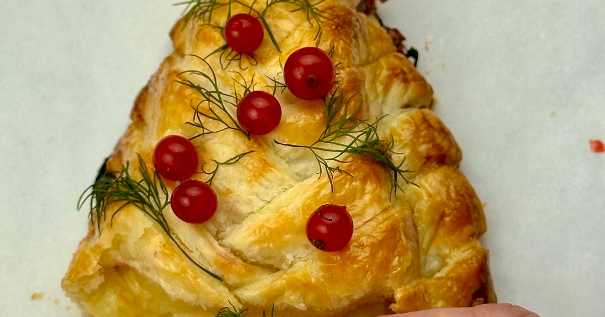 Baked Brie Christmas Tree Recipe | Samsung Food App