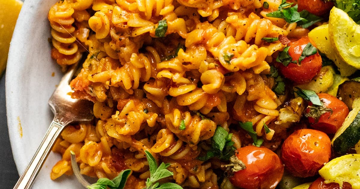 Cheesy Rotini Pasta with Roasted Vegetables Recipe | Samsung Food App