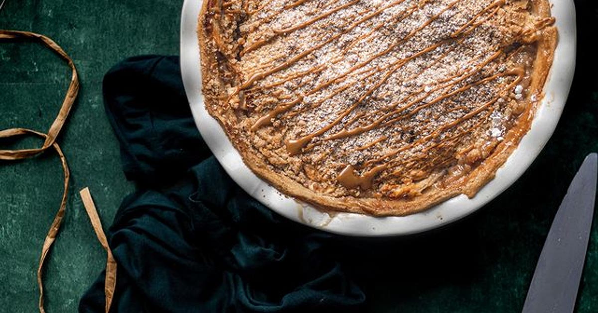 Apple Pie with Lotus Crumb Topping Recipe | Samsung Food App