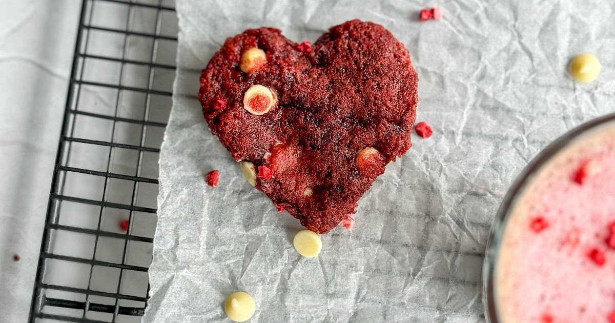 80 Calorie heart shaped red velvet cookies Recipe | Samsung Food App