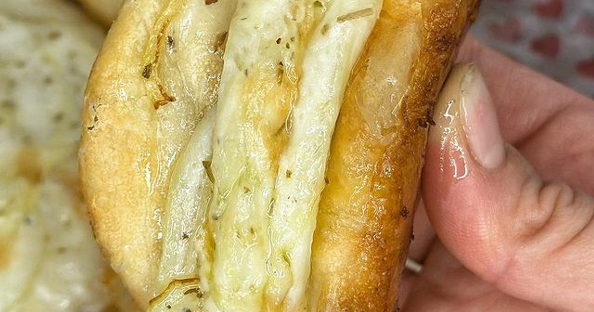 PIZZETTE BIANCHE CIPOLLA E MOZZARELLA 🫠🤤 Recipe | Samsung Food App