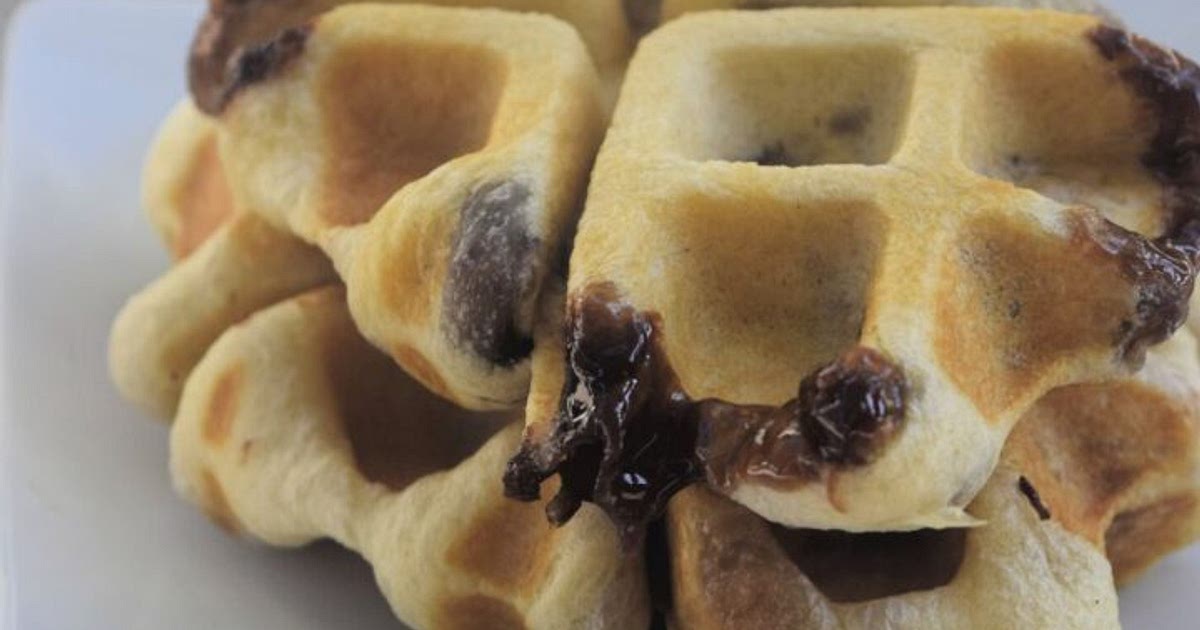 Banana And Nutella Croffle (Croissant Waffle) Recipe | Samsung Food App