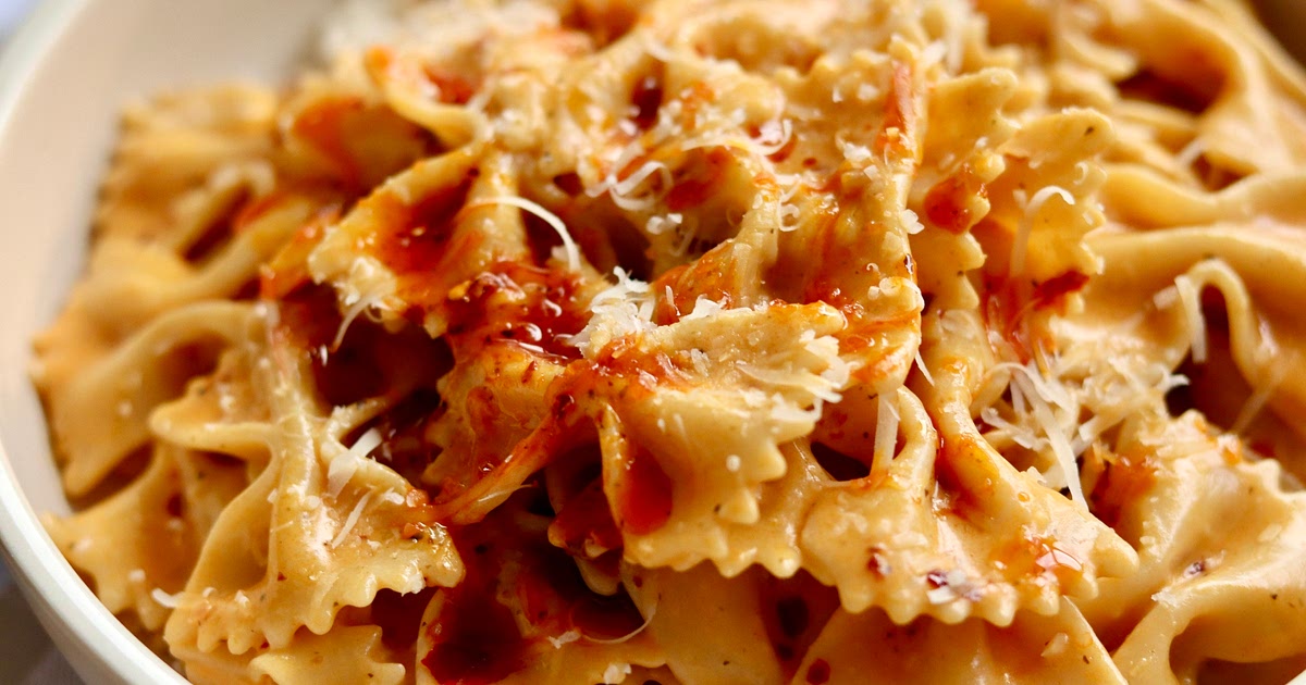 One Pot Creamy Chili Oil Pasta Recipe | Samsung Food App