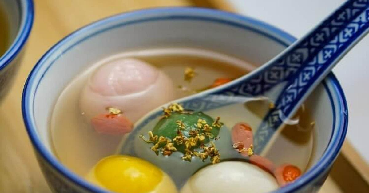 Tang Yuan, Chinese Glutinous Rice Balls with peanut and black sesame ...