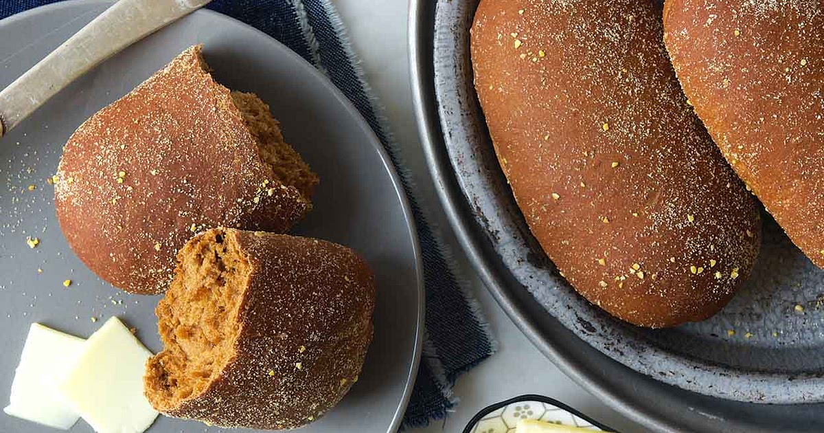 Dark & Soft Restaurant Dinner Rolls Recipe | Samsung Food App