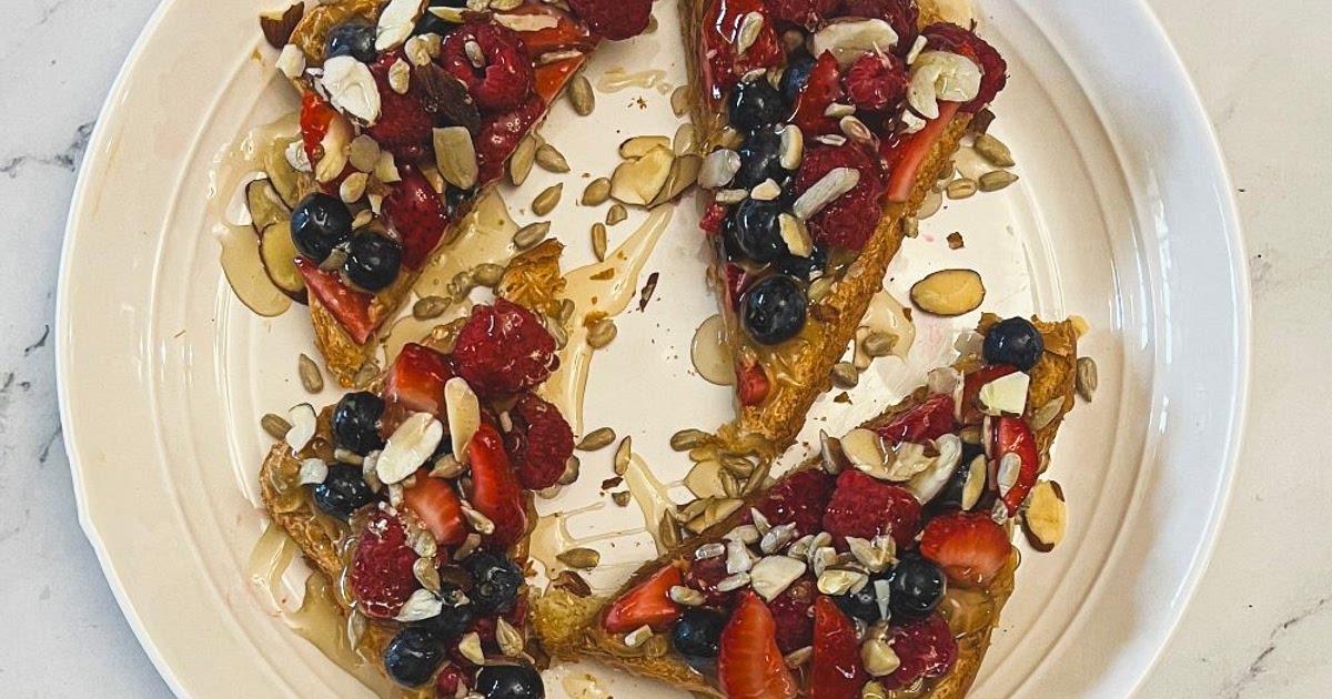 Peanut Butter and Berry Toast Recipe | Samsung Food App