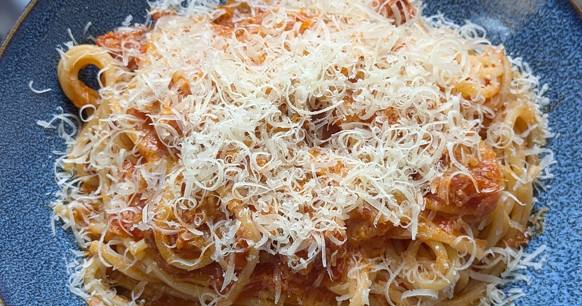 Tomato and Chorizo Spaghetti Recipe | Samsung Food App