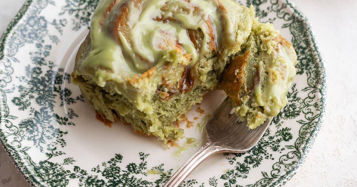 Soft & Fluffy Matcha Cinnamon Rolls Recipe | Samsung Food App
