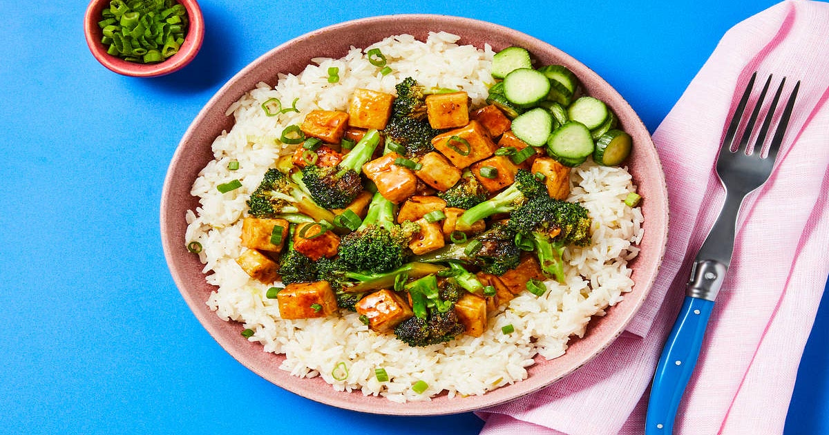 Vegan Sweet & Savory Tofu Bowls with Broccoli, Pickled Cucumber ...